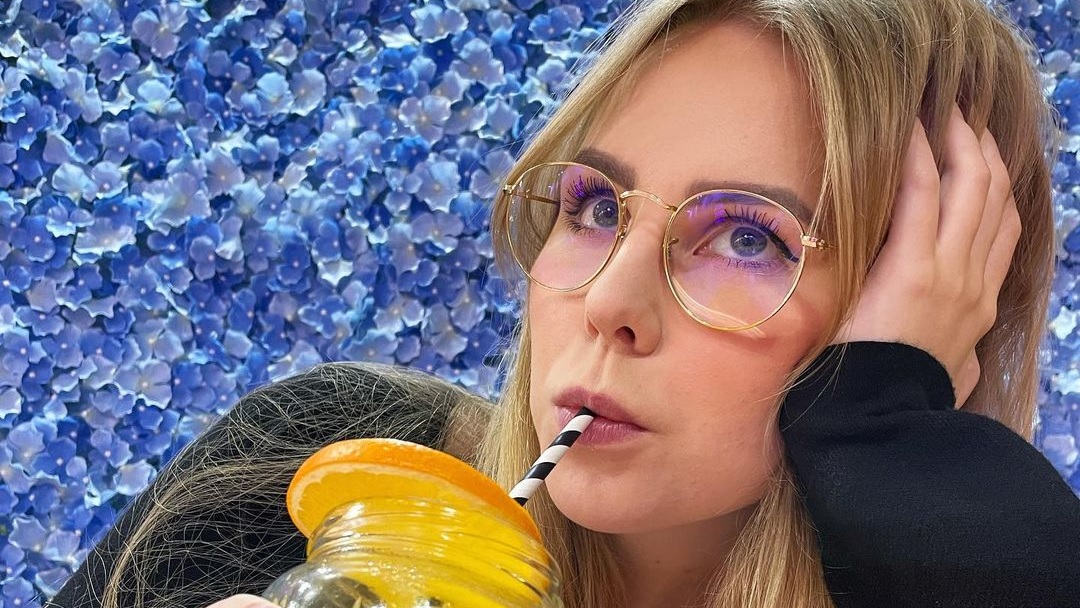 She turned her brain off for a moment - MewTub.com