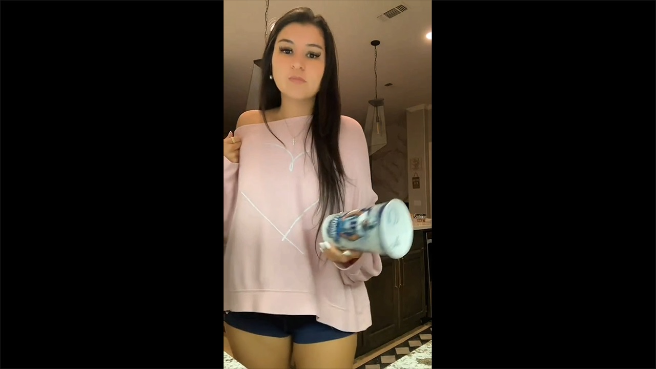 This outfit is not suitable for streaming - MewTub.com